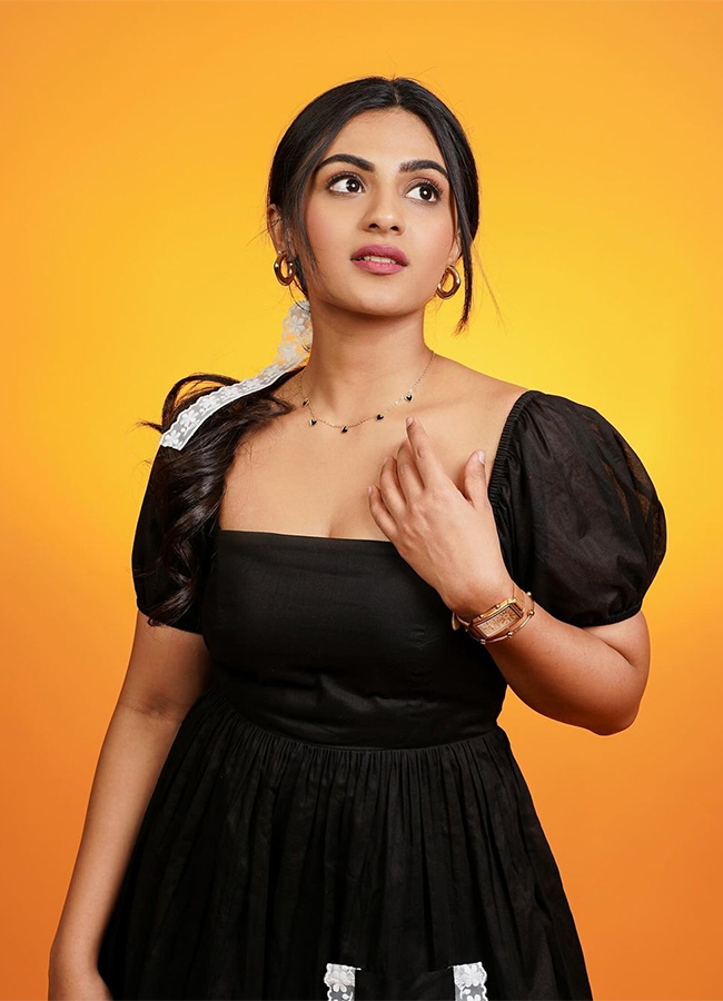 ఈ బ్యూటీ చాలా క్యూటీ..అందంతో పిచ్చెక్కిస్తోంది నయన్ సారిక 'ఆయ్'(ఫొటోలు) | AAY Movie Actress ...